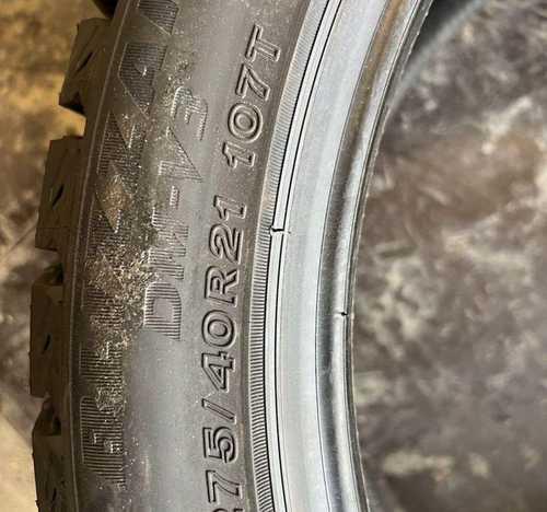 Bridgestone Blizzak DM-V3 275/40 R21 107T