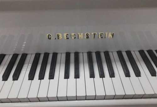 Рояль белый C. Bechsfein