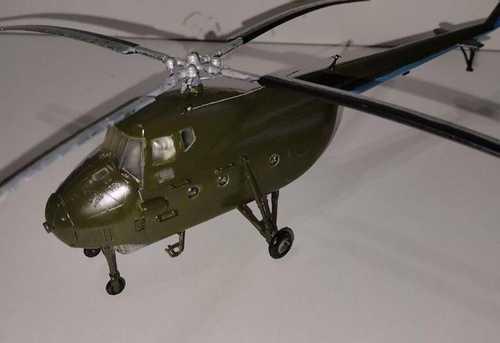 Модель вертолета Ми-4