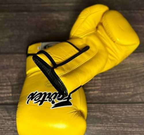 Боксерские перчатки Fairtex