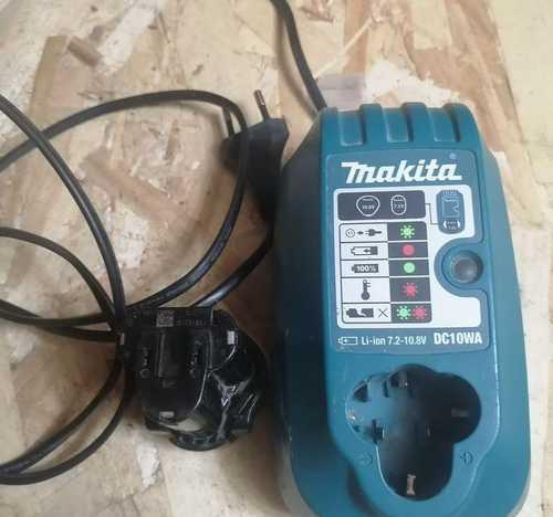 Зарядное устройство Makita dc10wa