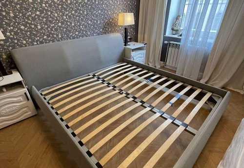 Кровать двухспальная под перетяжку