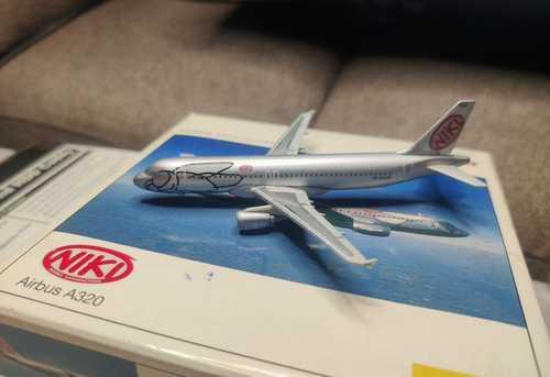 Herpa 561754 airbus A320 FlyNiki 1 400