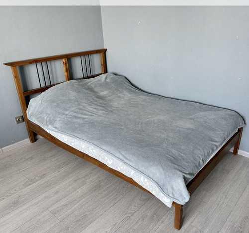 Кровать IKEA 140х200