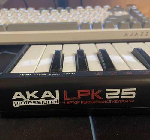 Midi клавиатура akai LPK 25