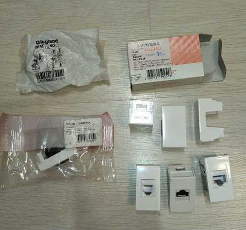 Розетка rj 45 DKC