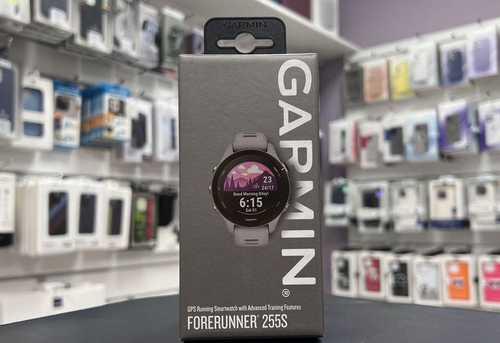 Garmin forerunner 255S со светло-серым ремешком