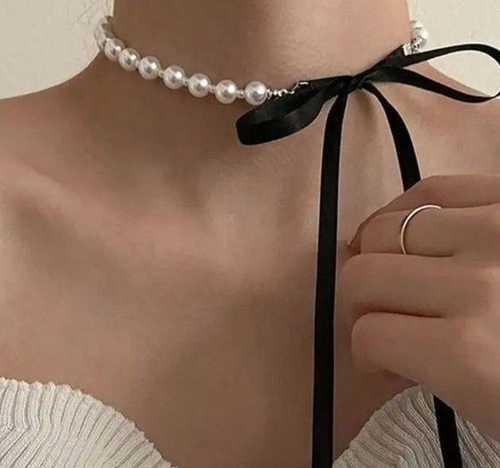 Ожерелье из бисера с лентой