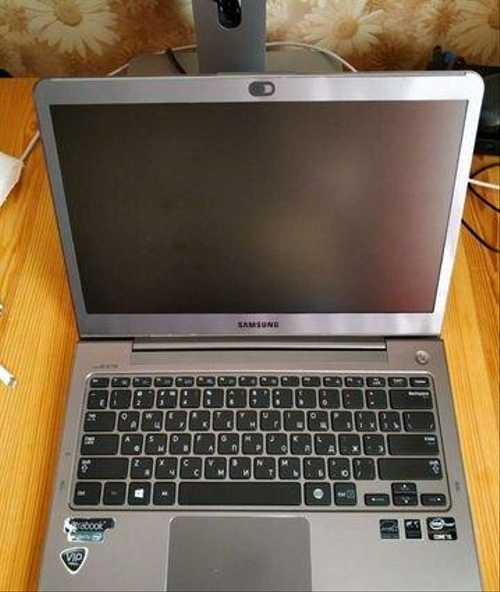 Ноутбук Samsung NP530 U3C