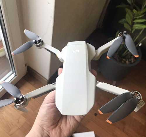 Квадрокоптер DJI Mini 2 Fly More Combo серый