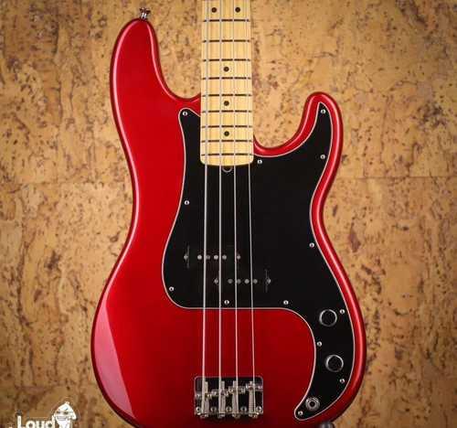 Fender Am Special Precision Bass Candy Apple Red