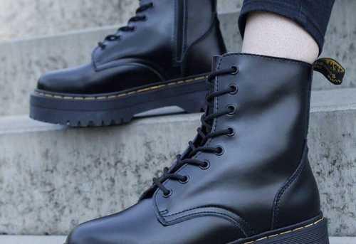 Dr. Martens Jadon