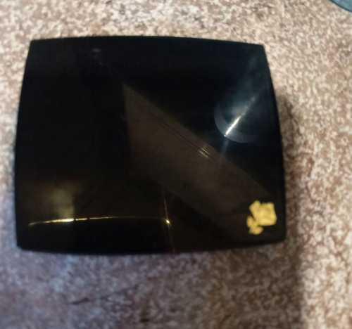 Помада и тени мокрые. Франция