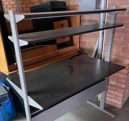 IKEA fredrik. Компьютерный стол
