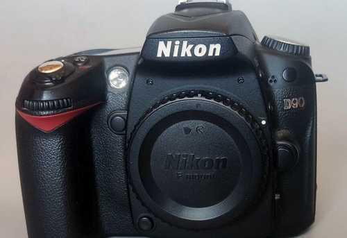 Фотоаппарат Nikon D90 body