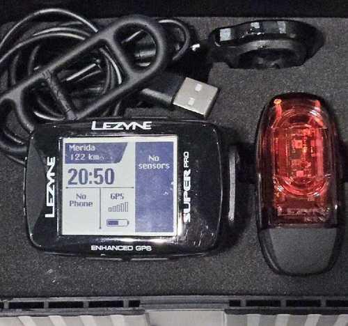 Велокомпьютер lezyne Super Pro GPS   фонарь