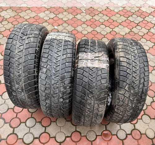 Michelin Latitude Alpin 215/60 R17 96T