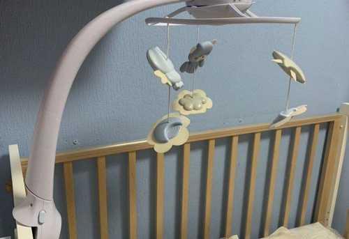 Мобиль на детскую кроватку Infantino с проектором