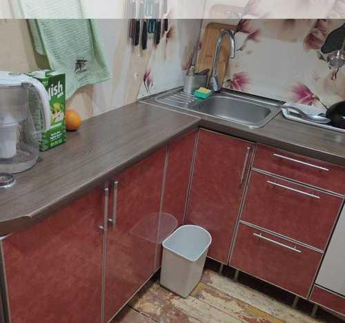 Кухонный гарнитур угловой с техникой бу