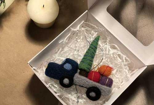 Елочная игрушка hand-made "Новогодний грузовик"