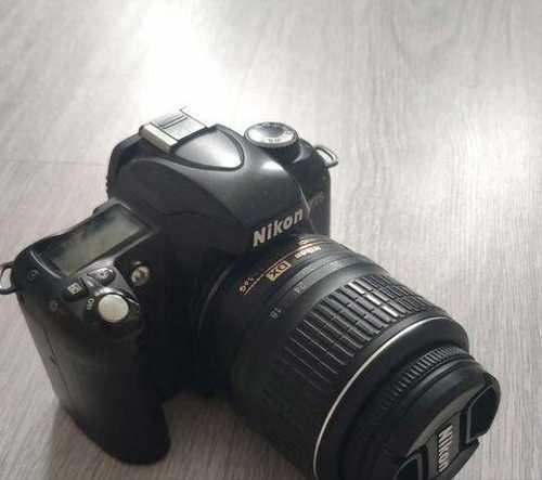 Nikon F75 с объективом