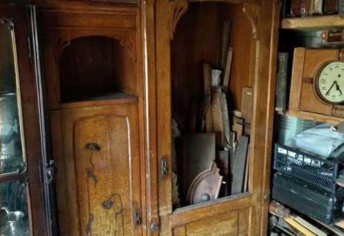 Старинная горка и шкаф до 1917 года