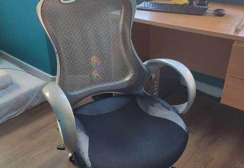 Компьютерное кресло удобное, б/у