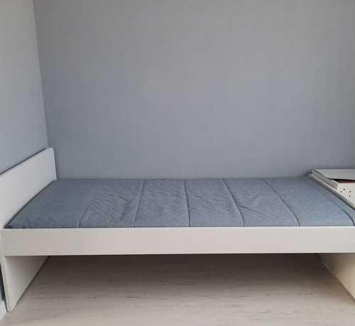Кровать IKEA слэкт