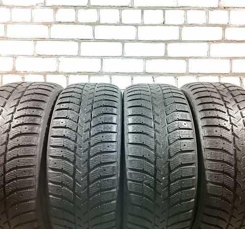 Bridgestone Ice Cruiser 5000 235/55 R17 99T