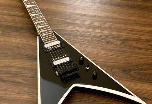 Jackson JS32 King V Black White Bevels