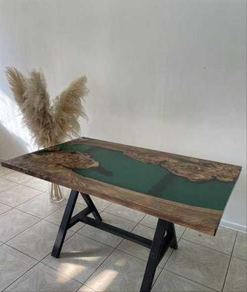 Кухонный стол на заказ из натурального дерева