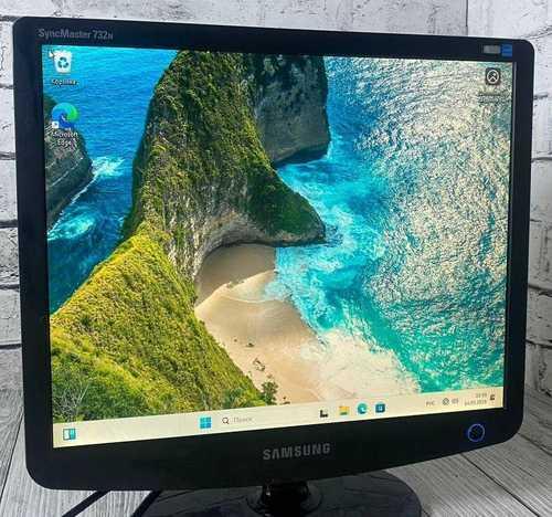 Монитор Samsung 732N "17"