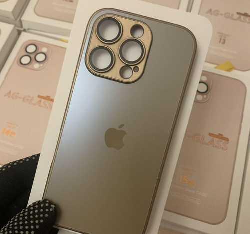 Чехол на iPhone 16 Pro золотой Desert Titanium