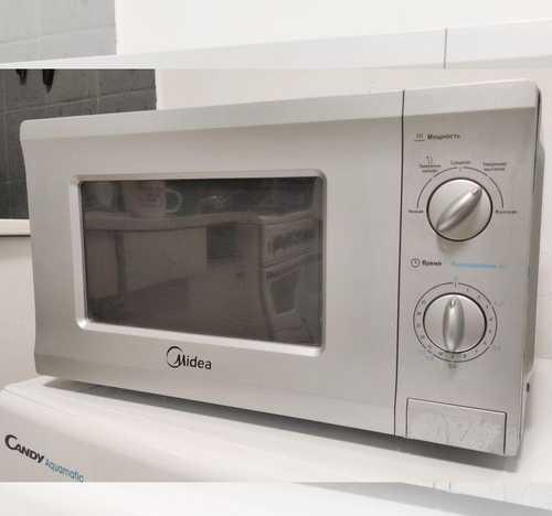 Микроволновая печь Midea MM720CPI