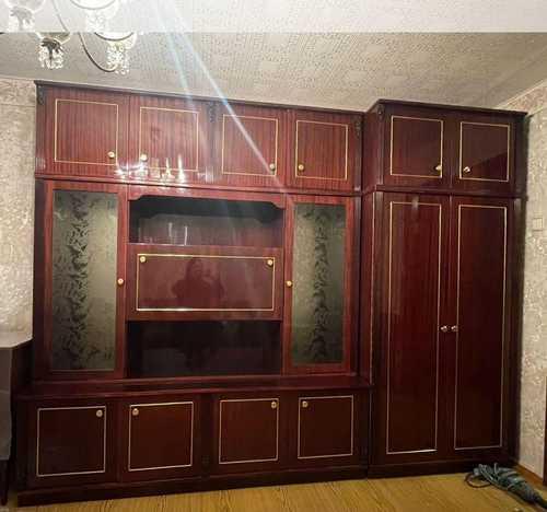 Продам румынскую стенку