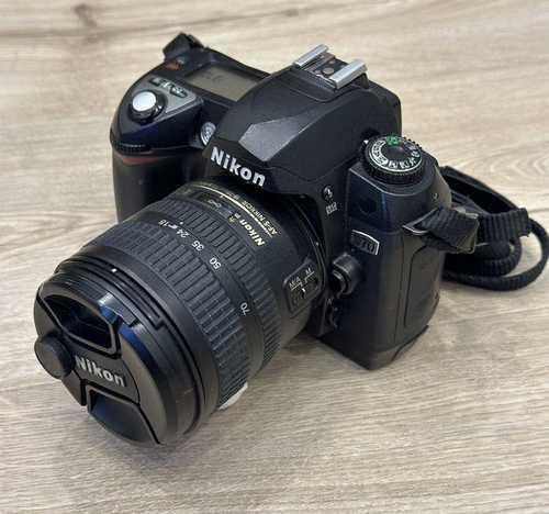 Nikion D70 Фотоаппарат зеркальный