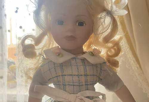 Фарфоровая кукла винтажная