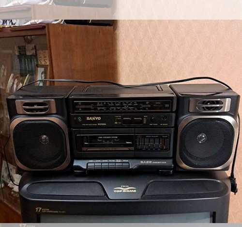 Винтажная магнитола sanyo M9100