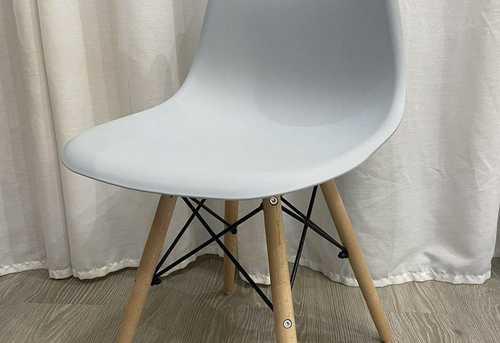 Новые стулья eames