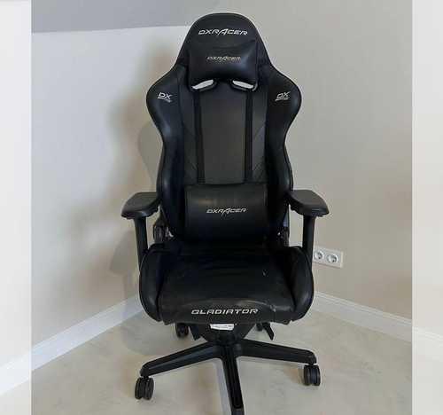 Компьютерное кресло dxracer gladiator