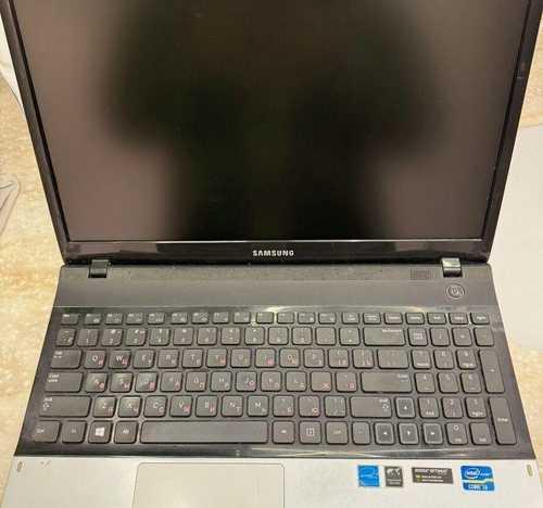 Ноутбук Samsung NP300E5A