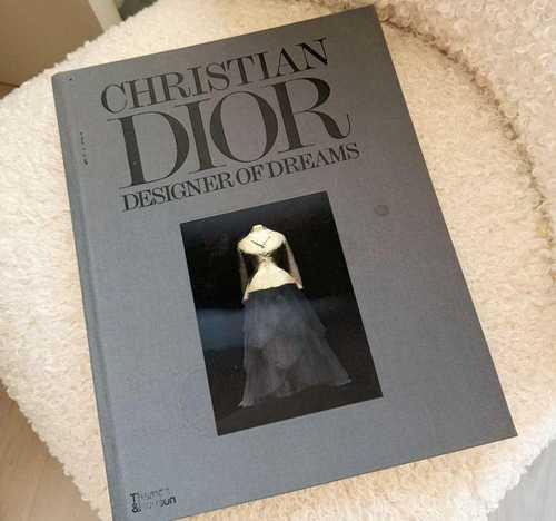 Книга Dior "Designer of dreams"