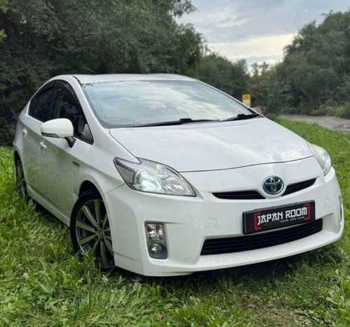 Молдинг лобового стекла toyota prius ZVW30 2ZR-FXE