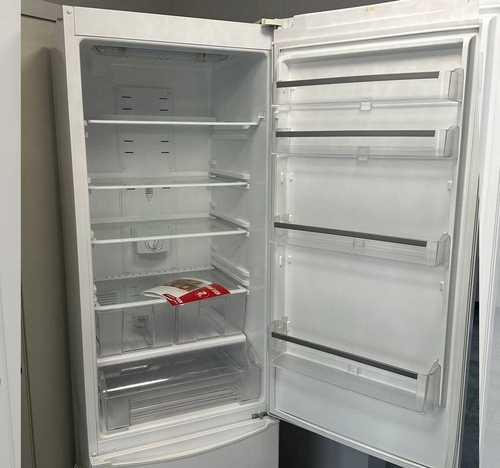 Холодильник Vestel ENF 200 VWM