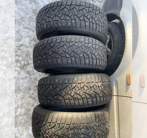 Bridgestone Blizzak Spike-02 SUV 235/55 R17