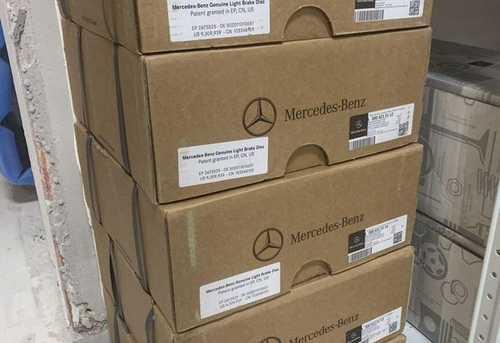 Диск тормозной передний Mercedes W205 A0004212112