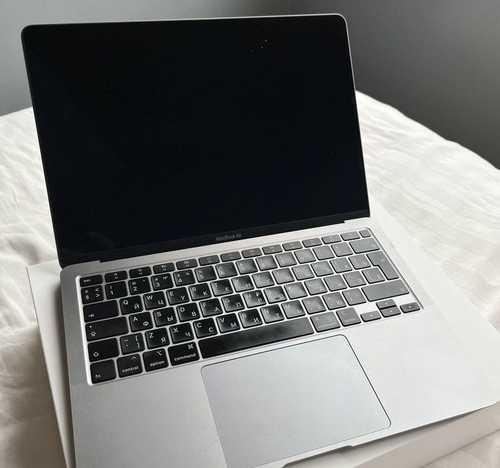 Apple MacBook Air 13 2020 intel i3 8GB 256GB