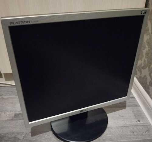 Монитор 17" LG flatron L1753S