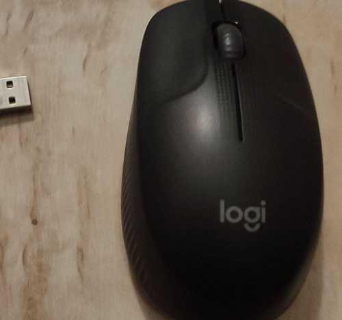 Logitech m190