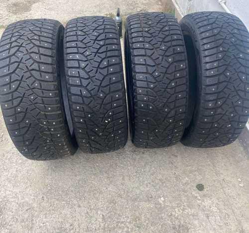 Bridgestone Blizzak Spike-02 SUV 265/45 R21 104T